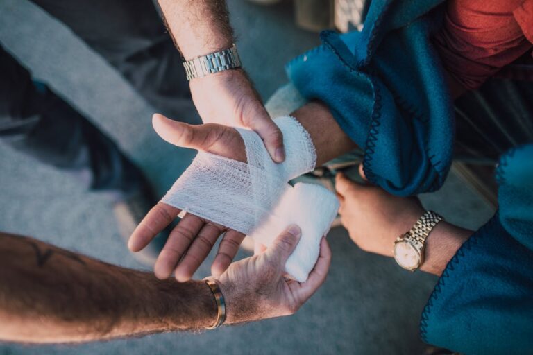 How Hyperbaric Oxygen Therapy Can Enhance Wound Care - The Happy Passport